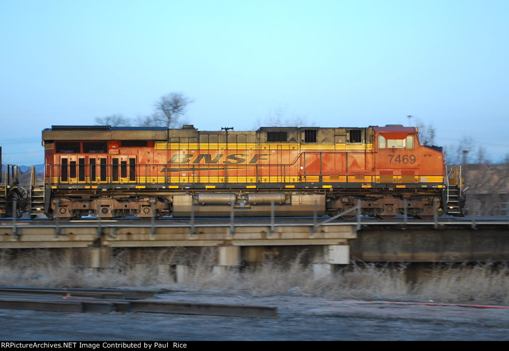 BNSF 7469